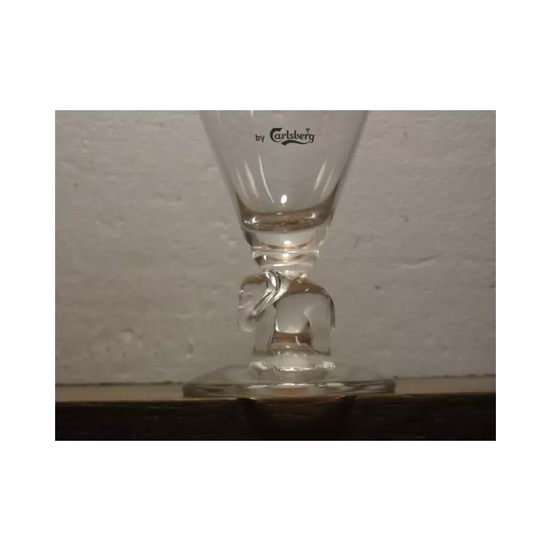 1 VERRE CARLSBERG ELEPHANT 25CL HT. 19.20CM