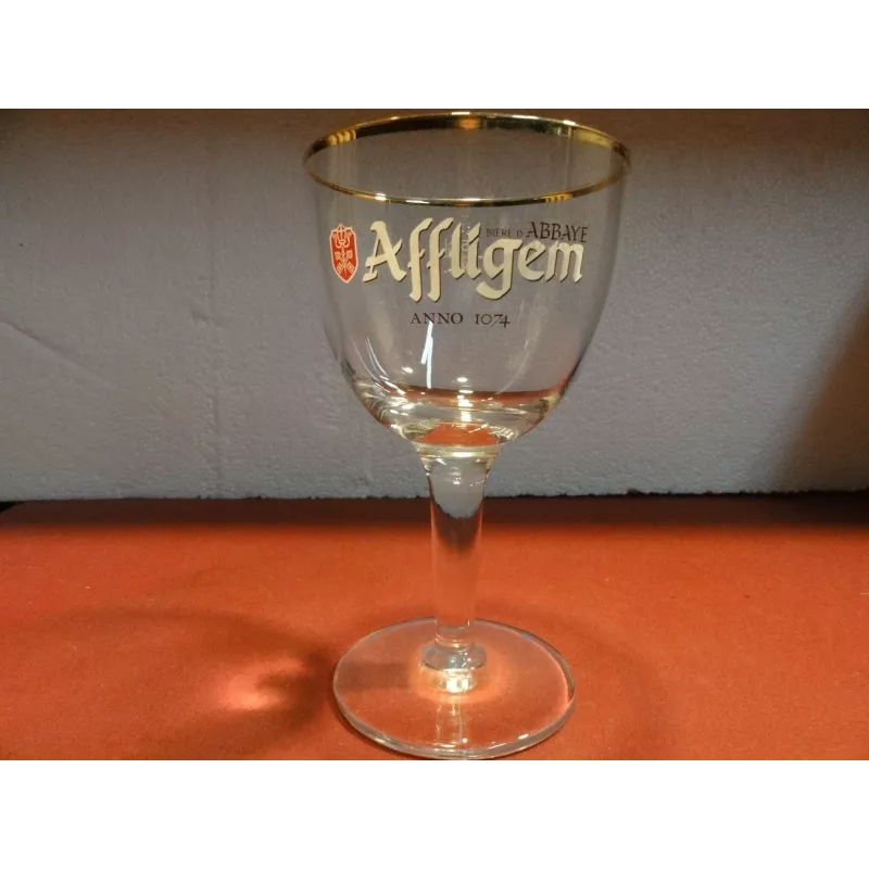 1 VERRE AFFLIGEM 25CL HT 17CM