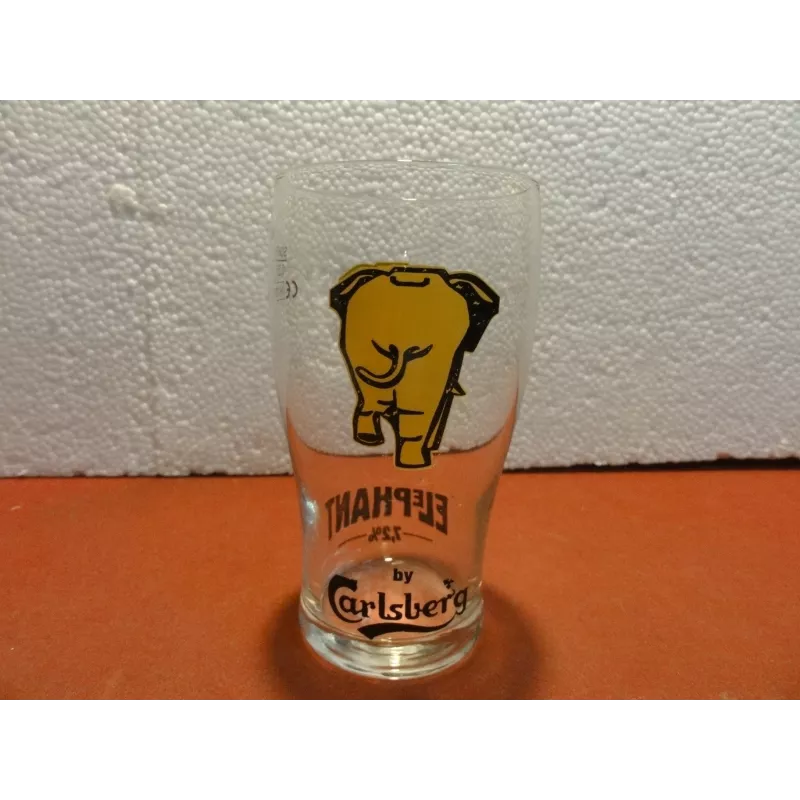 1 VERRE CARLSBERG ELEPHANT COLLECTOR 25CL HT.12.80CM