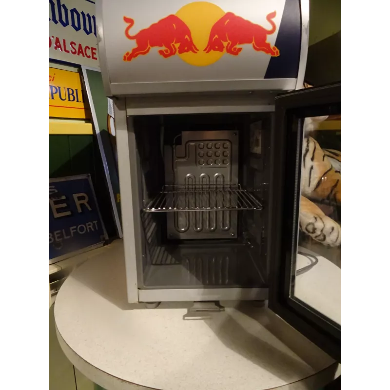 FRIGO RED BULL 55CM X29.50CM X36CM