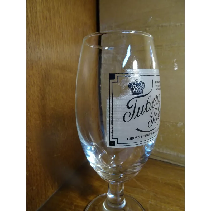 1 VERRE TUBORG 40/50CL HT 19.80CM